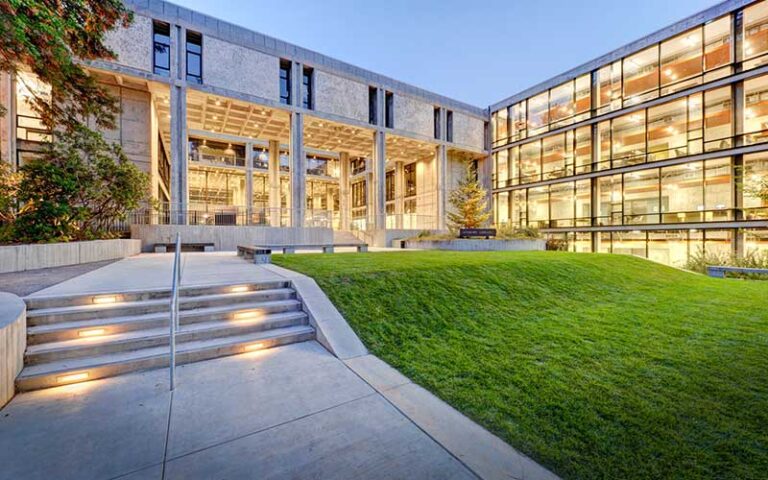 25 Best Colleges For Nature Lovers Surrounded By Beauty