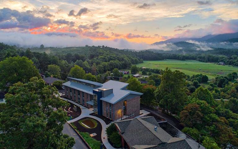 25 Best Colleges For Nature Lovers Surrounded By Beauty